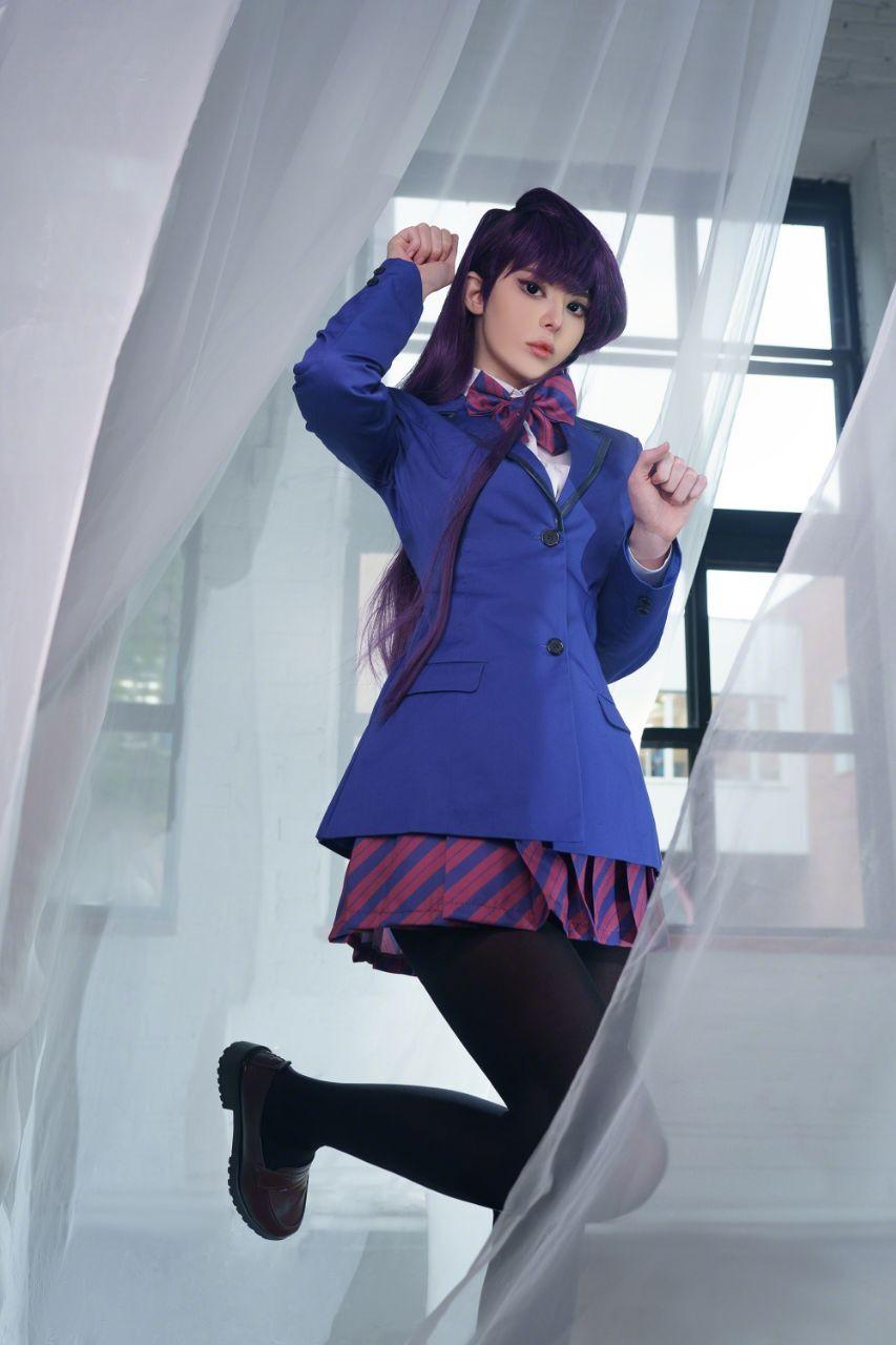 Ce cosplayer de Komi-san va voler votre cœur - Funeral For A Manga