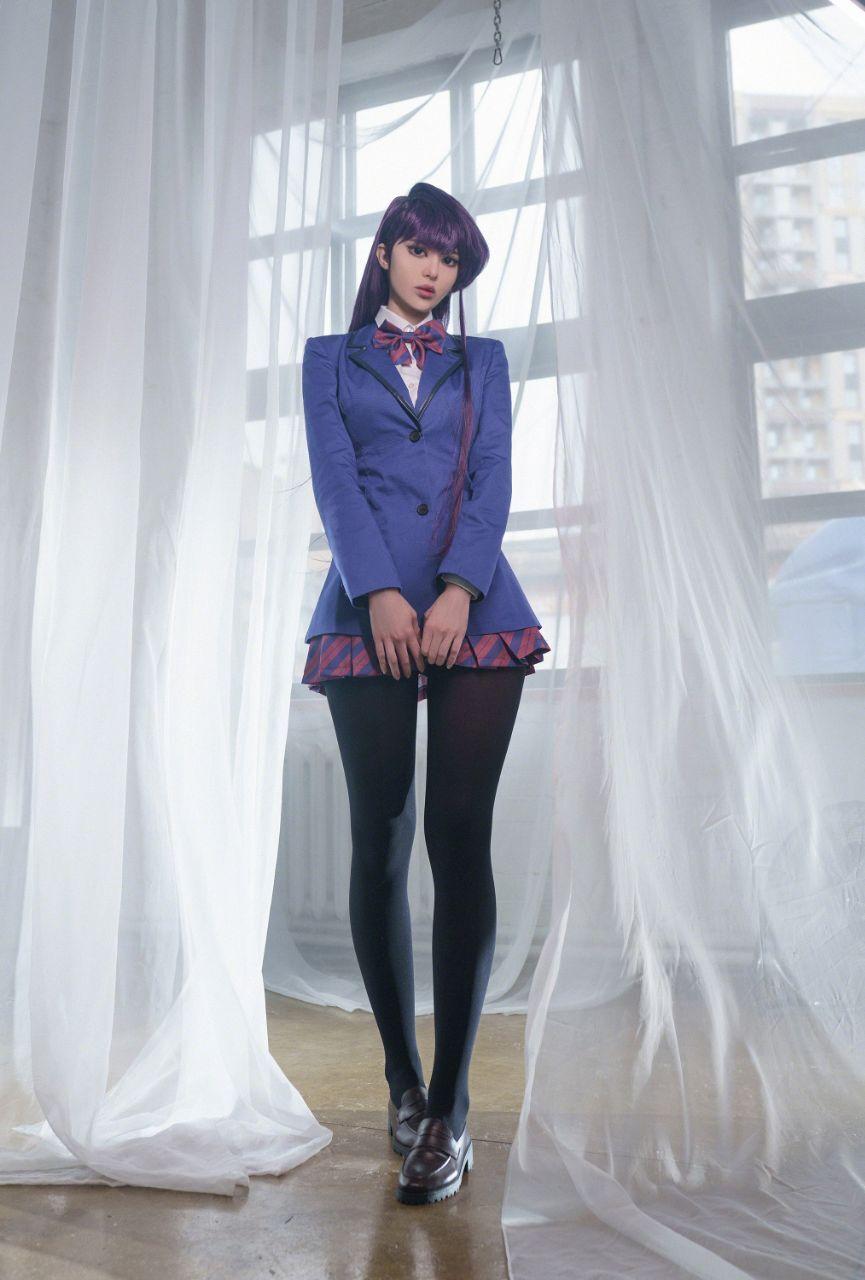 Ce cosplayer de Komi-san va voler votre cœur - Funeral For A Manga