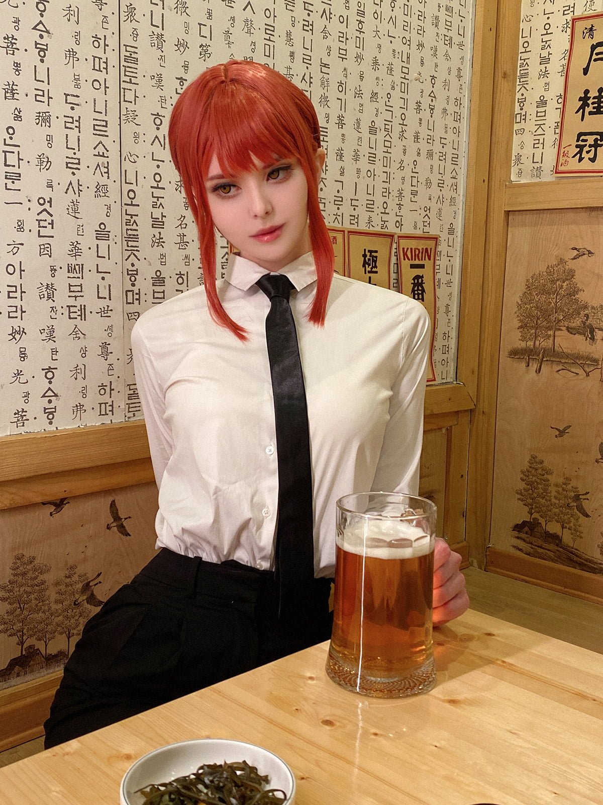 Ce cosplayer de Makima va vous faire halluciner - Funeral For A Manga